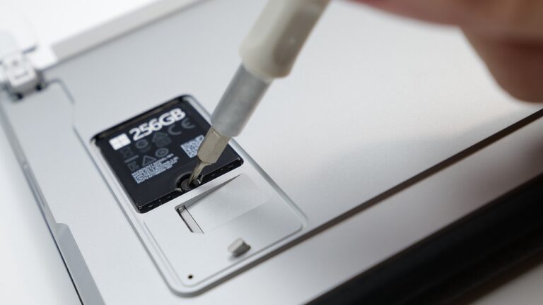 Surface Pro 8のSSDを1TBに換装 買った物と手順を解説